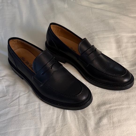 Saks Fifth Avenue | Shoes | Saks Fifth Avenue Black Leather Slipon ...